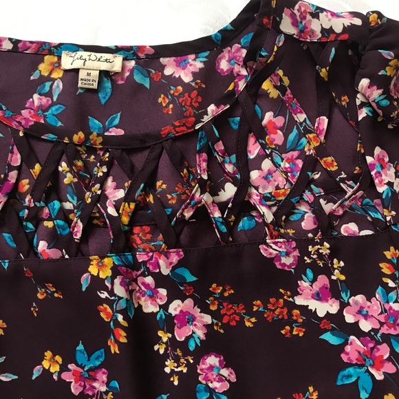 Tops | Floral Pattern Blouse Size Medium | Poshmark